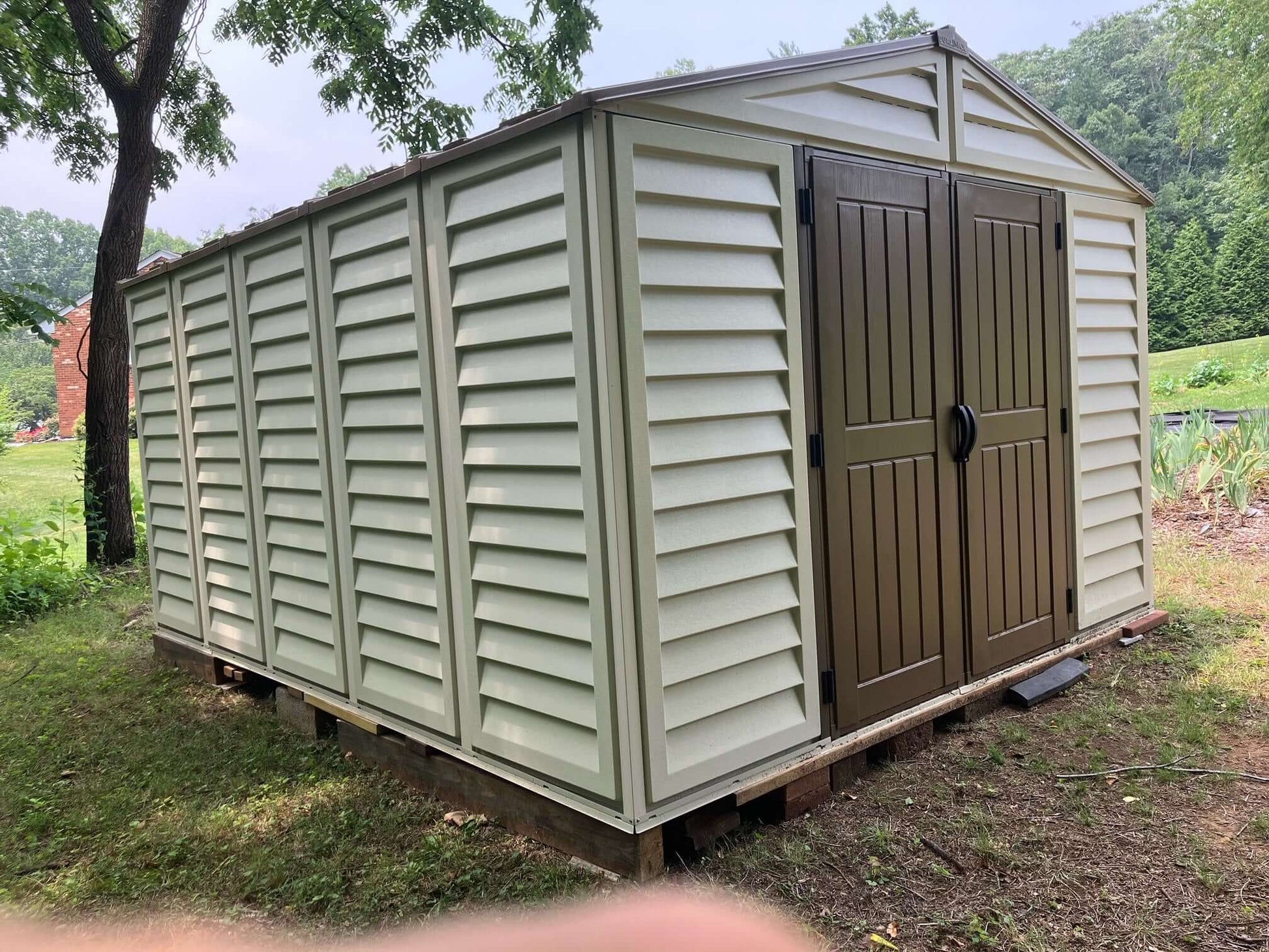 Duramax Sheds 10.5x13 Woodbridge Plus w/Foundation 40234